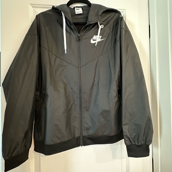 Nike | Jackets & Coats | Nike Black Windrunner Jacket | Poshmark